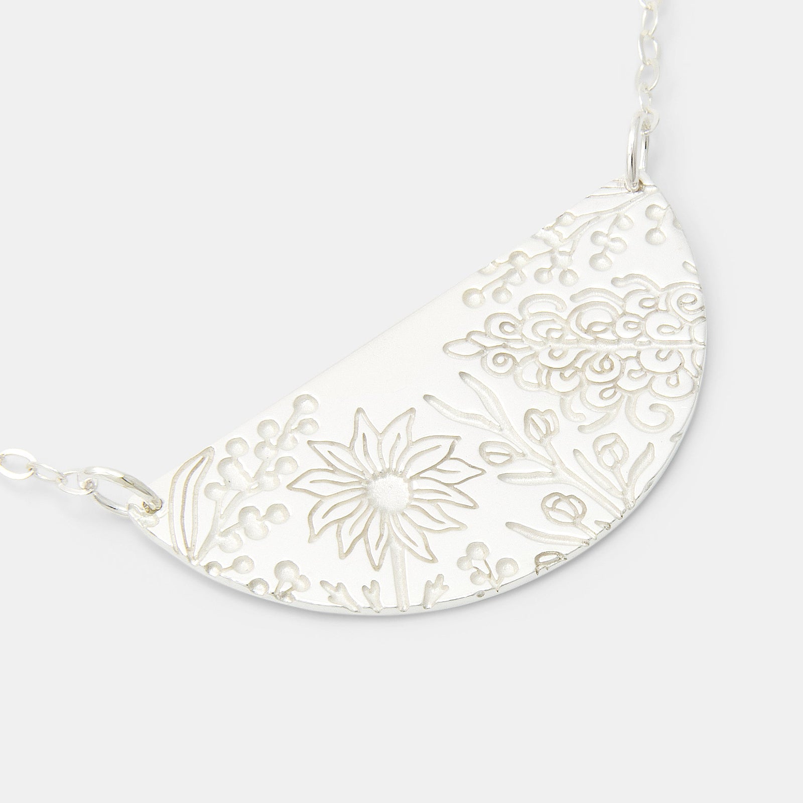 Australian Flora Pattern Silver Necklace with Flannel Flower